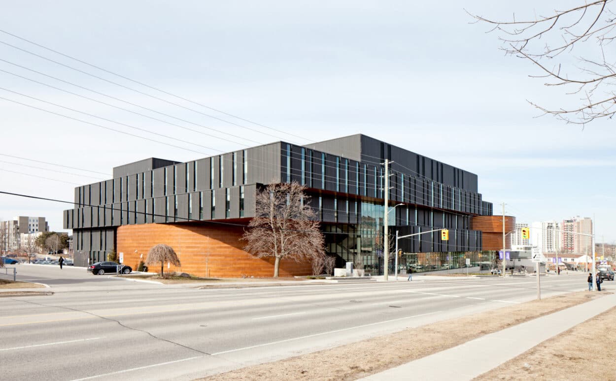 Lazaridis Hall, Wilfrid Laurier University — Parklex Prodema